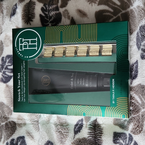 TPH | Hair | Tph By Taraji Twist And Set Holiday Kit | Poshmark